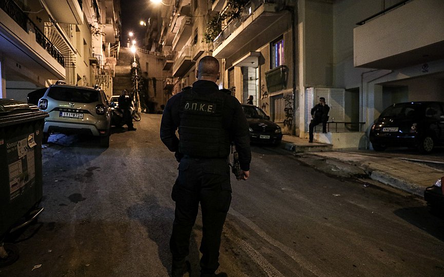 Greek Terrorism Suspects Had Machine Guns, Explosives - The National Herald