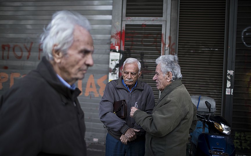 Greece's Population in Decline, Set to Drop to 8 Million by 2025 ...