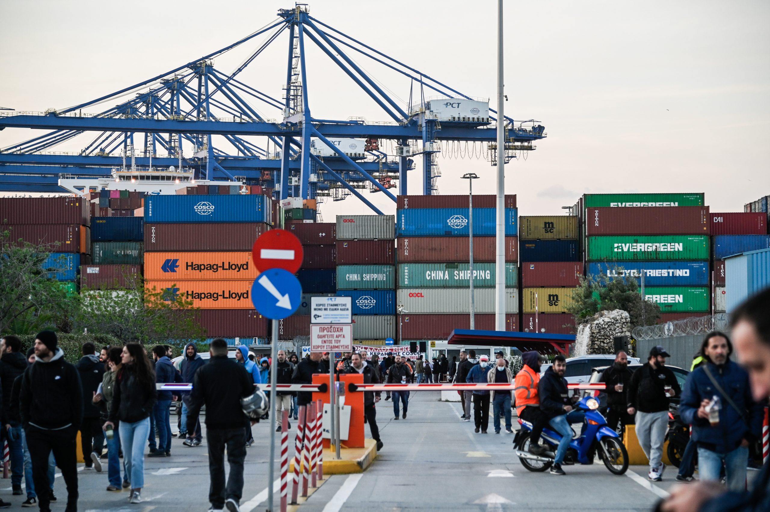 New 48-Hour Strike at Piraeus Port Container Terminal - The National Herald